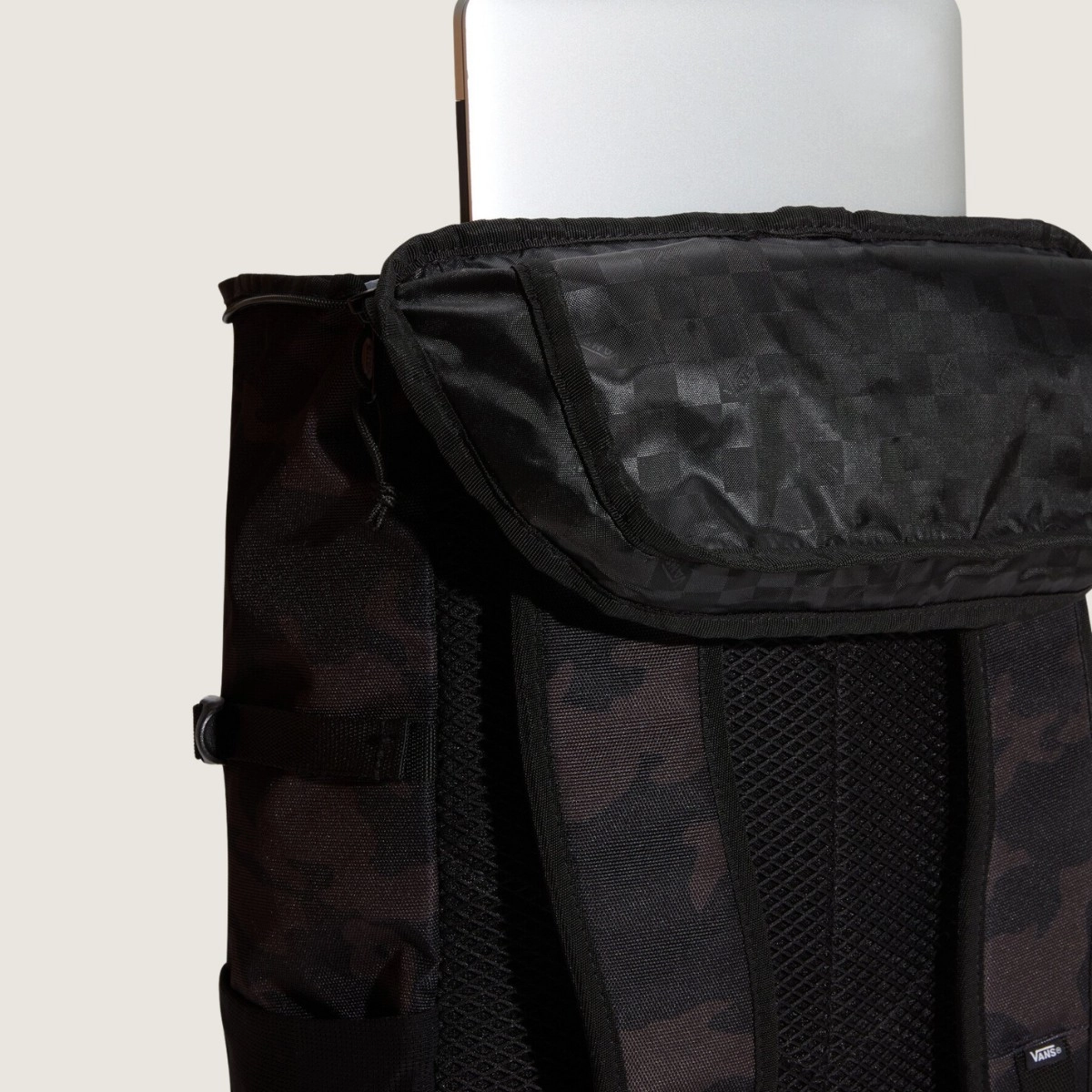 MOCHILA VANS OMIT BLACK CAMO - MOCHILA VANS OMIT BLACK CAMO - VANS